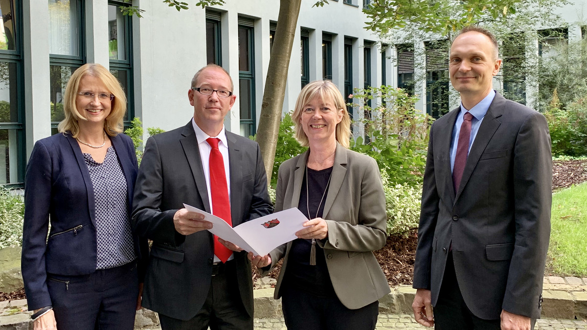 Neuer Leiter für das Finanzamt Montabaur-Diez ernannt . Ministerium der ...